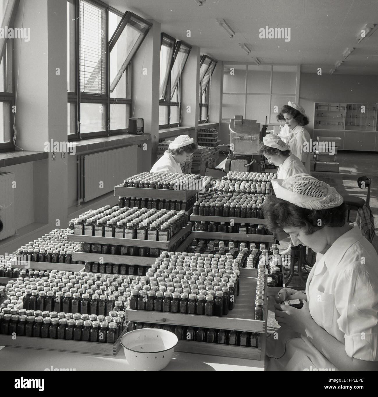 1950s Historical Picture Factory Workers Stock Photos & 1950s ...