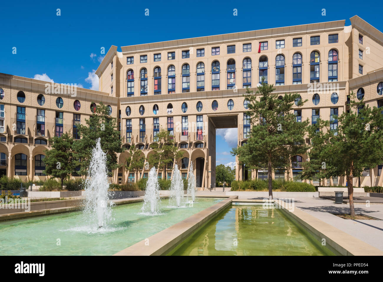 Pave neuf hi-res stock photography and images - Alamy