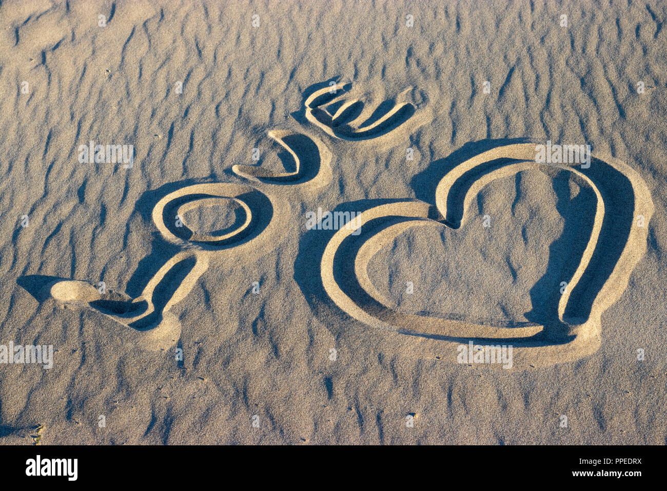 Love sign beach hi-res stock photography and images - Alamy