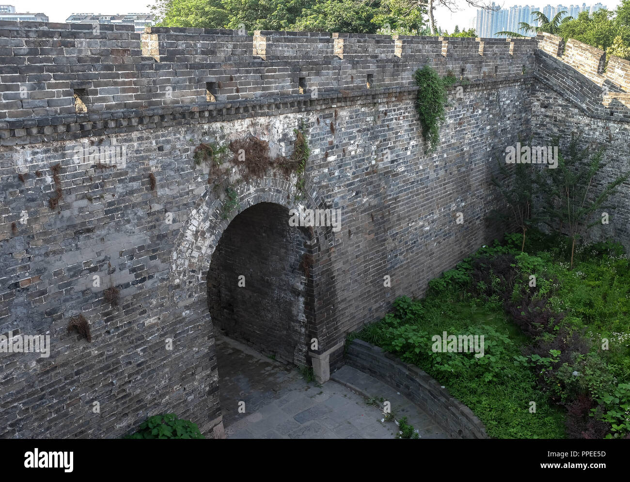 The ancient wall from Three Kingdoms in the Jingzhou City, Travel in ...