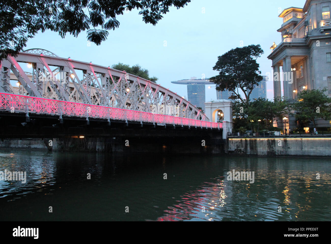 Boat Quay and the Anderson bridge in Singapore Stock Photo - Alamy