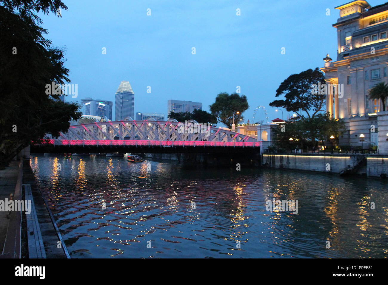 Boat Quay and the Anderson bridge in Singapore Stock Photo - Alamy
