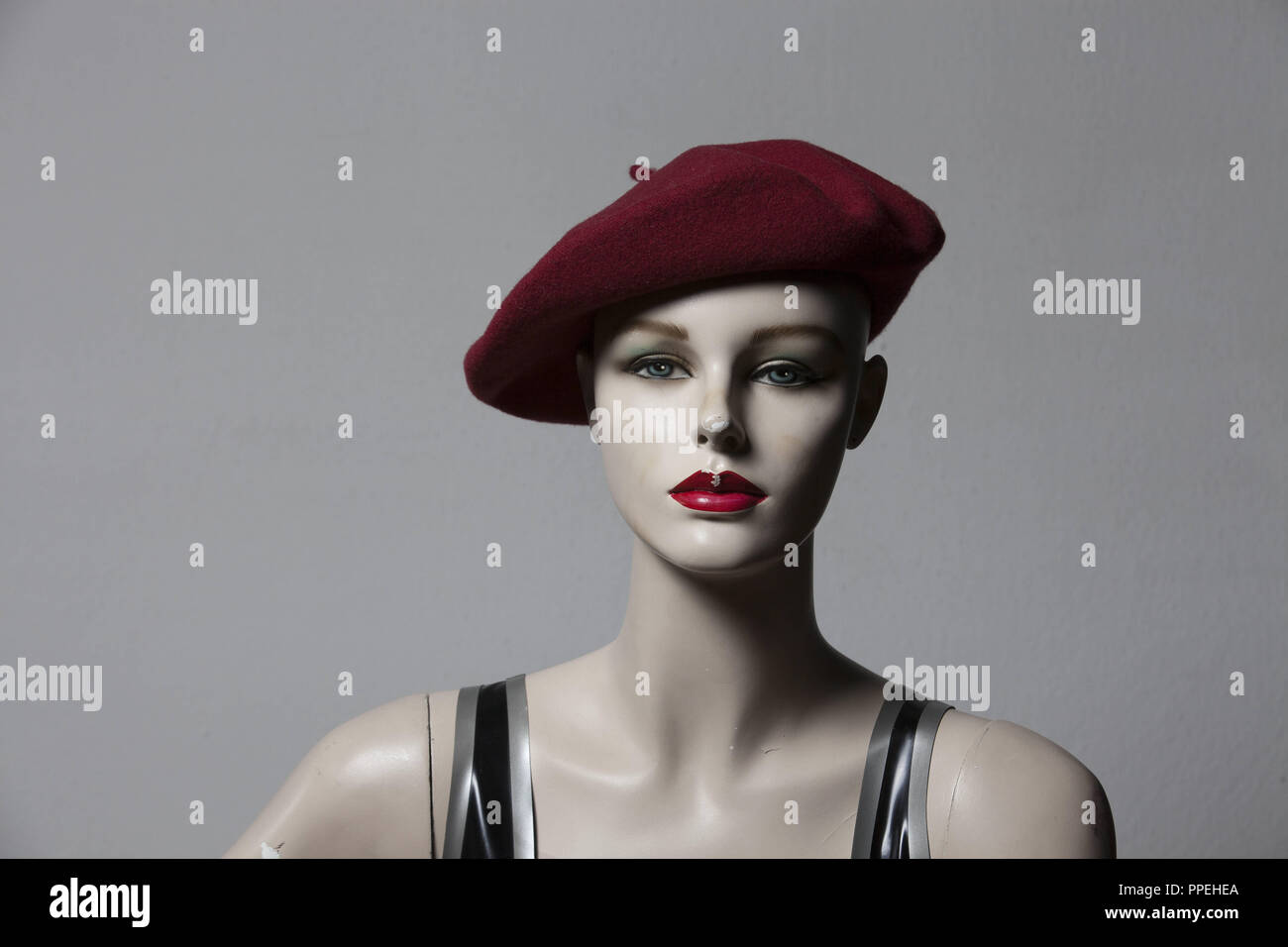 Basque beret hi-res stock photography and images - Alamy