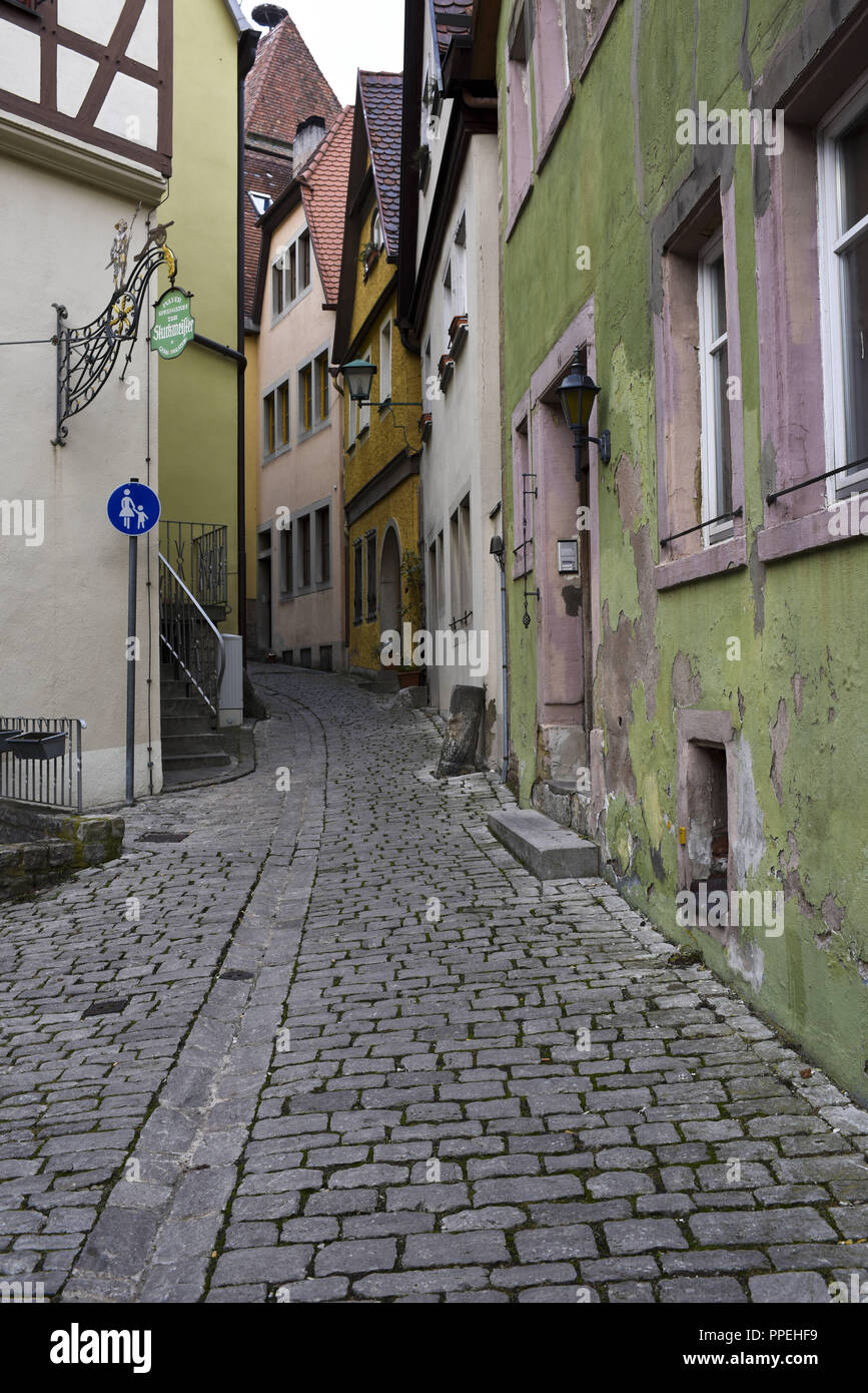 The "Alter Keller" alley in Rothenburg ob der Tauber Stock Photo - Alamy