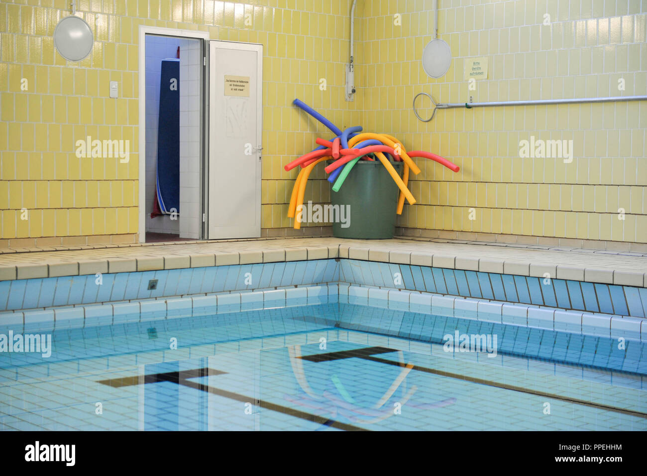 Pool primary school hi-res stock photography and images - Alamy