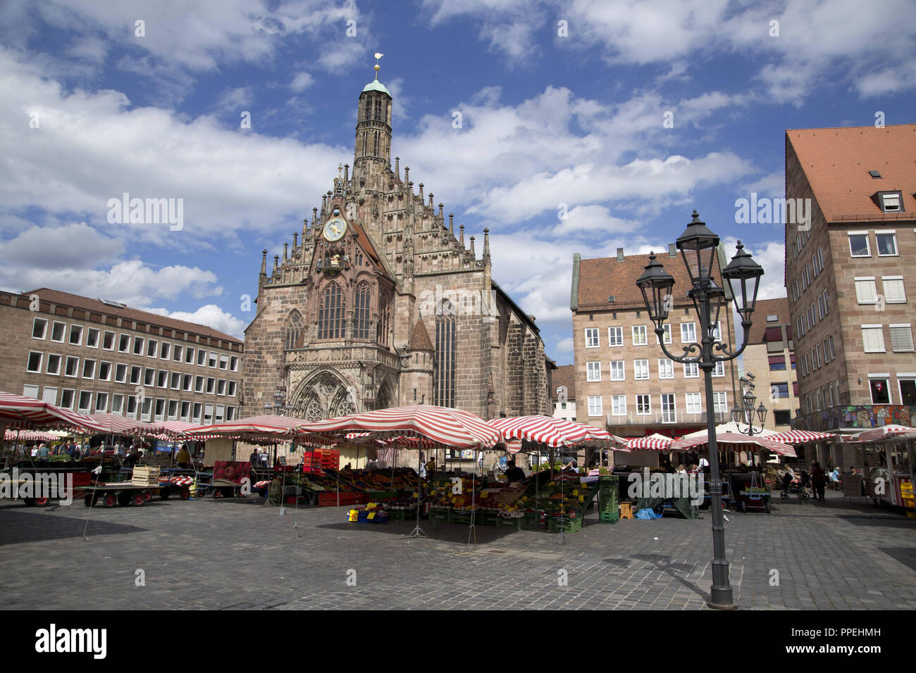 Main market square nuremberg hi-res stock photography and images - Alamy