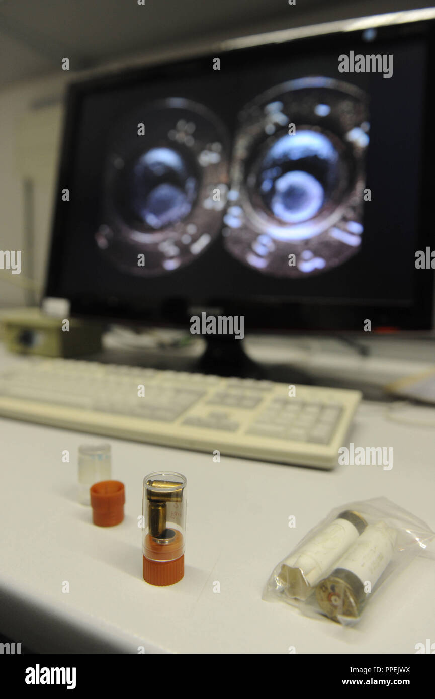 Comparison of cartridges under the microscope in the forensics ...