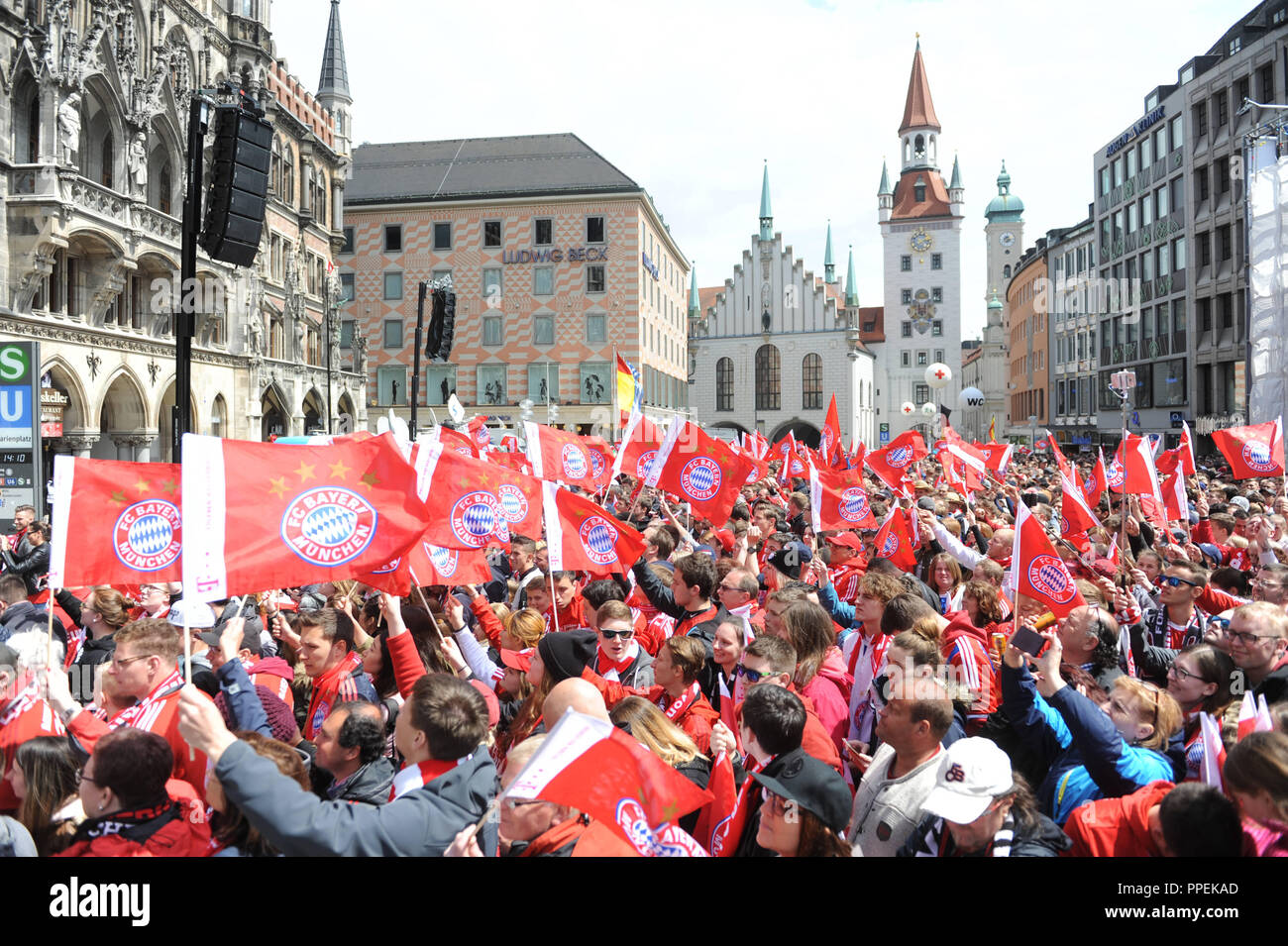 Bayern munich flag fan hi-res stock photography and images - Alamy