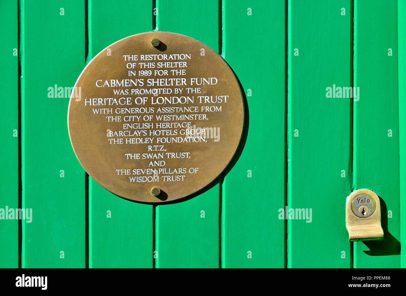 Green embankment hi-res stock photography and images - Alamy