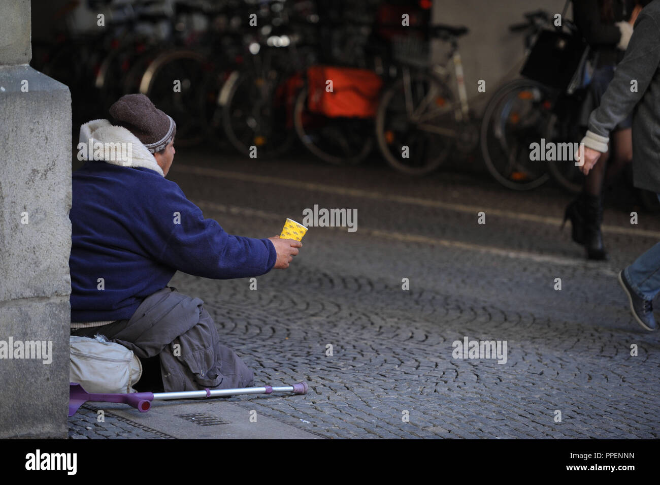 Homelessness charity passage hi-res stock photography and images - Alamy