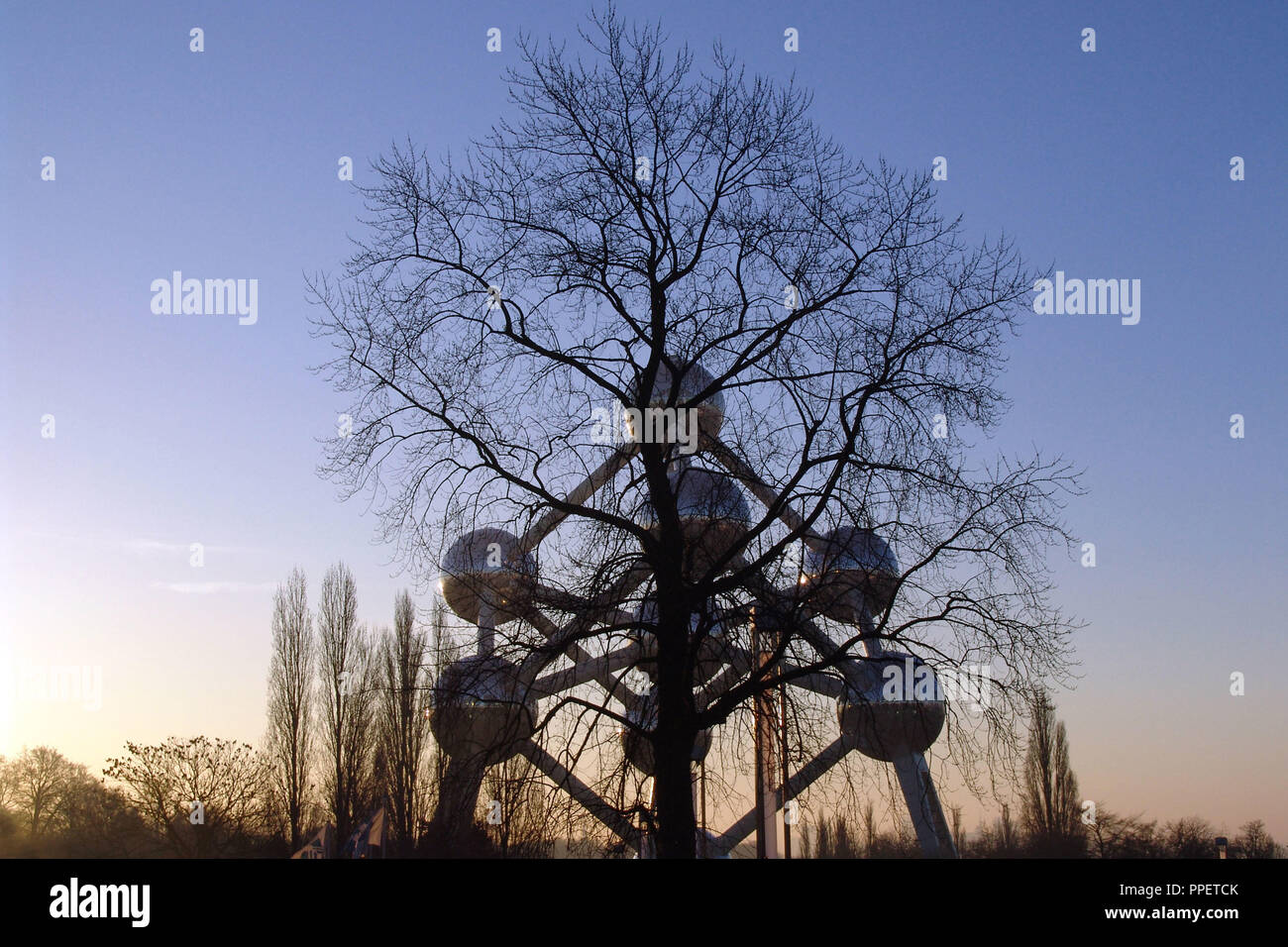 Atomium built universal exhibition 1958 hi-res stock photography and ...