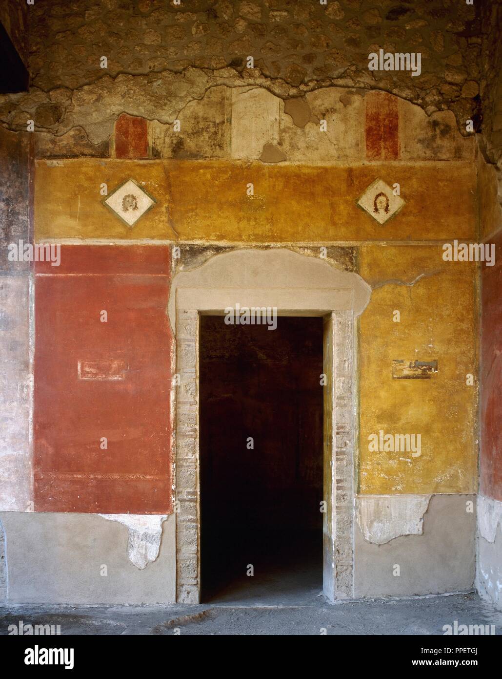 Roman first style painting hi-res stock photography and images - Alamy