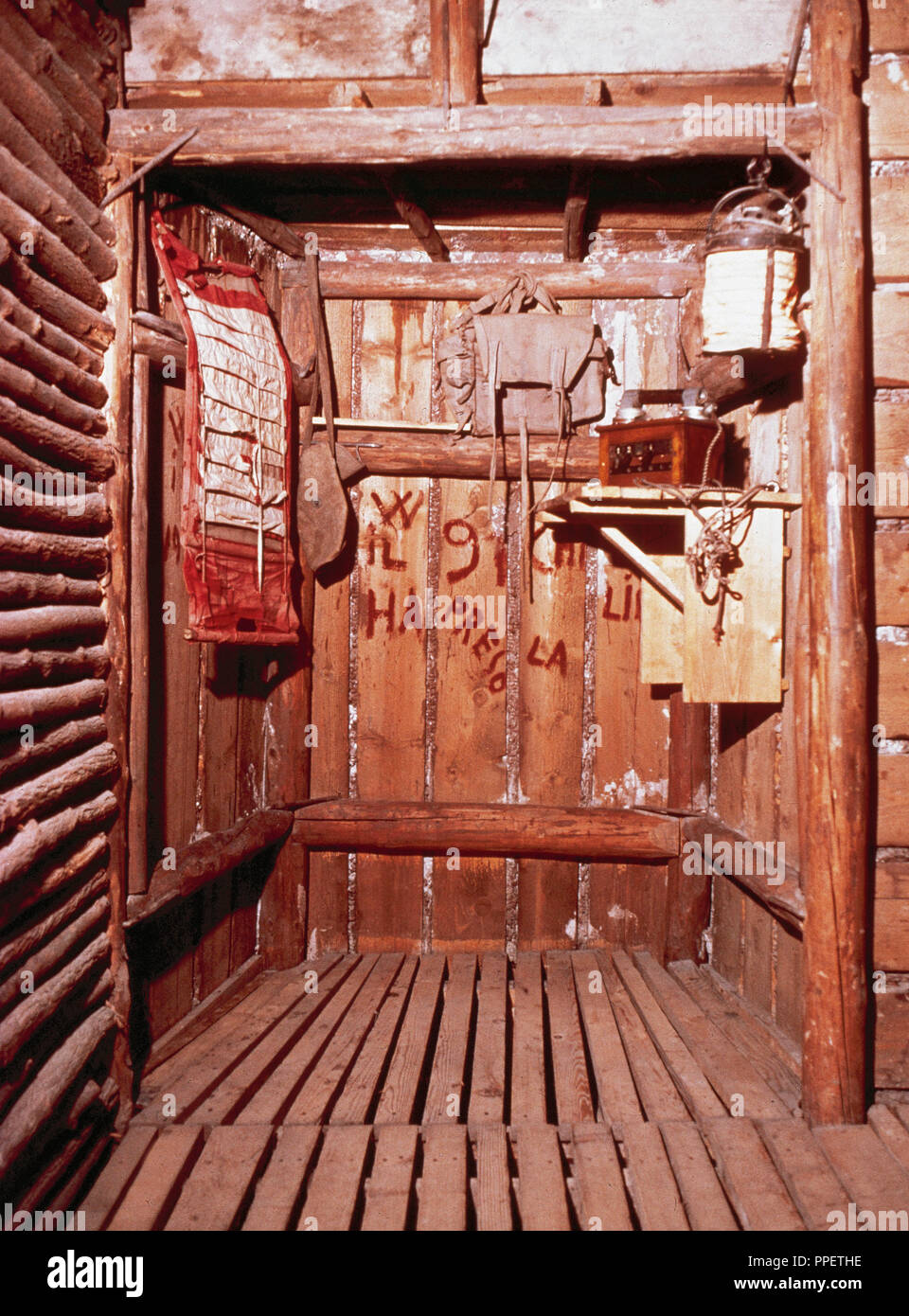 FIRST WORLD WAR (1914-1918). Telephone set in a trench. (France, 1915 ...