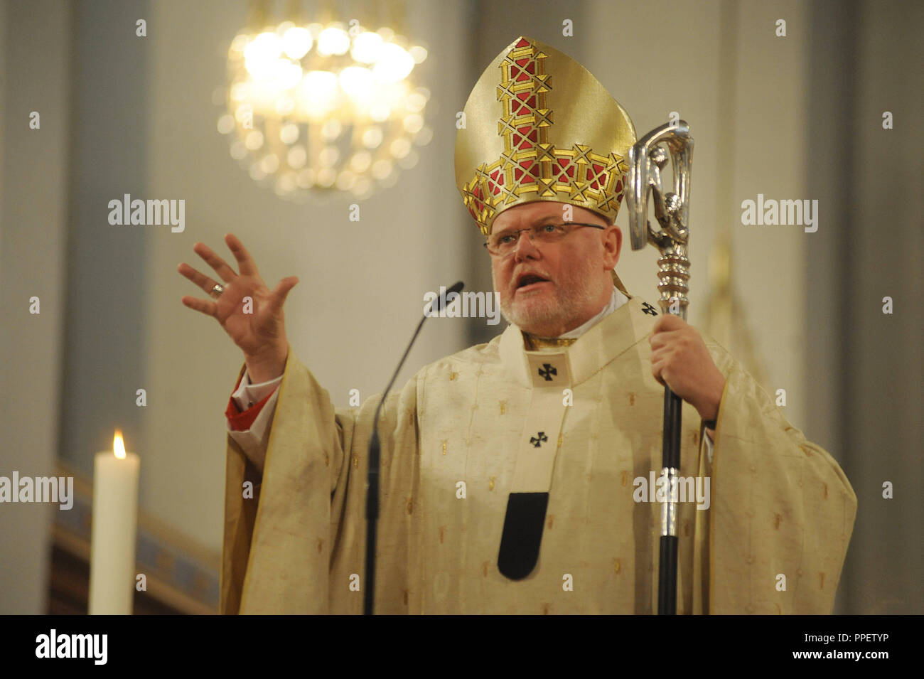 Pontifical Mass for the Solemnity of the Lord's Resurrection with ...