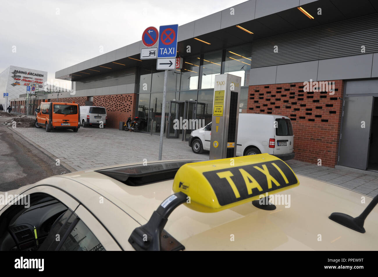 Taxi at the new cab stand on the north side of the Pasing station Stock ...