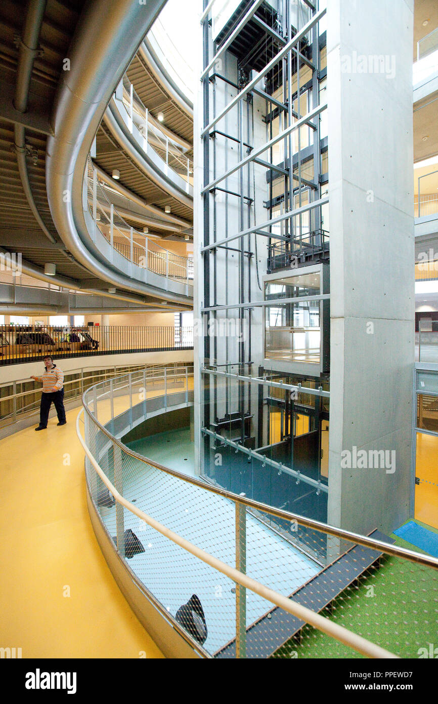 School in Motion: disabled access building of the Ernst-Barlach-schools ...