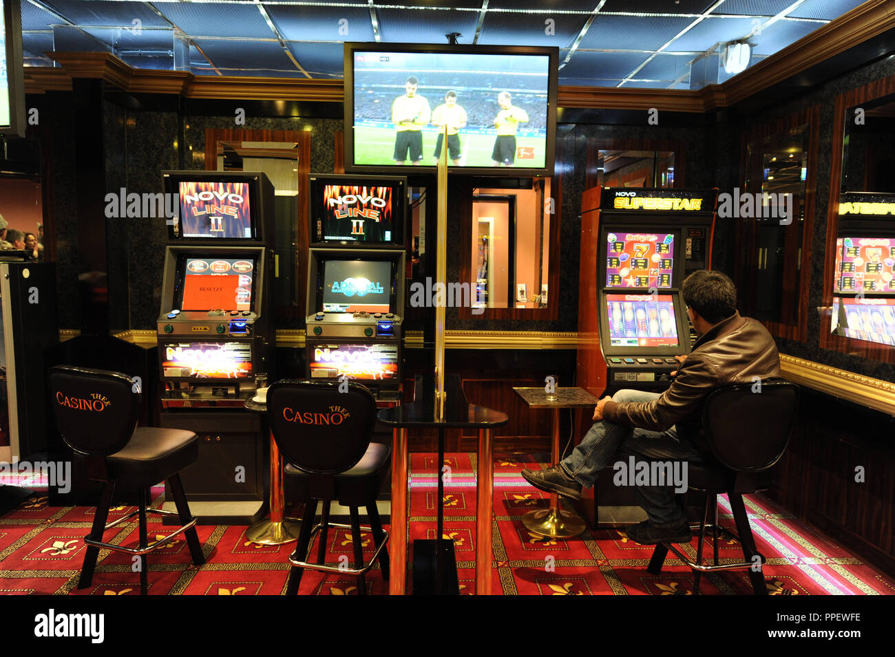 Gambling den hi-res stock photography and images - Alamy