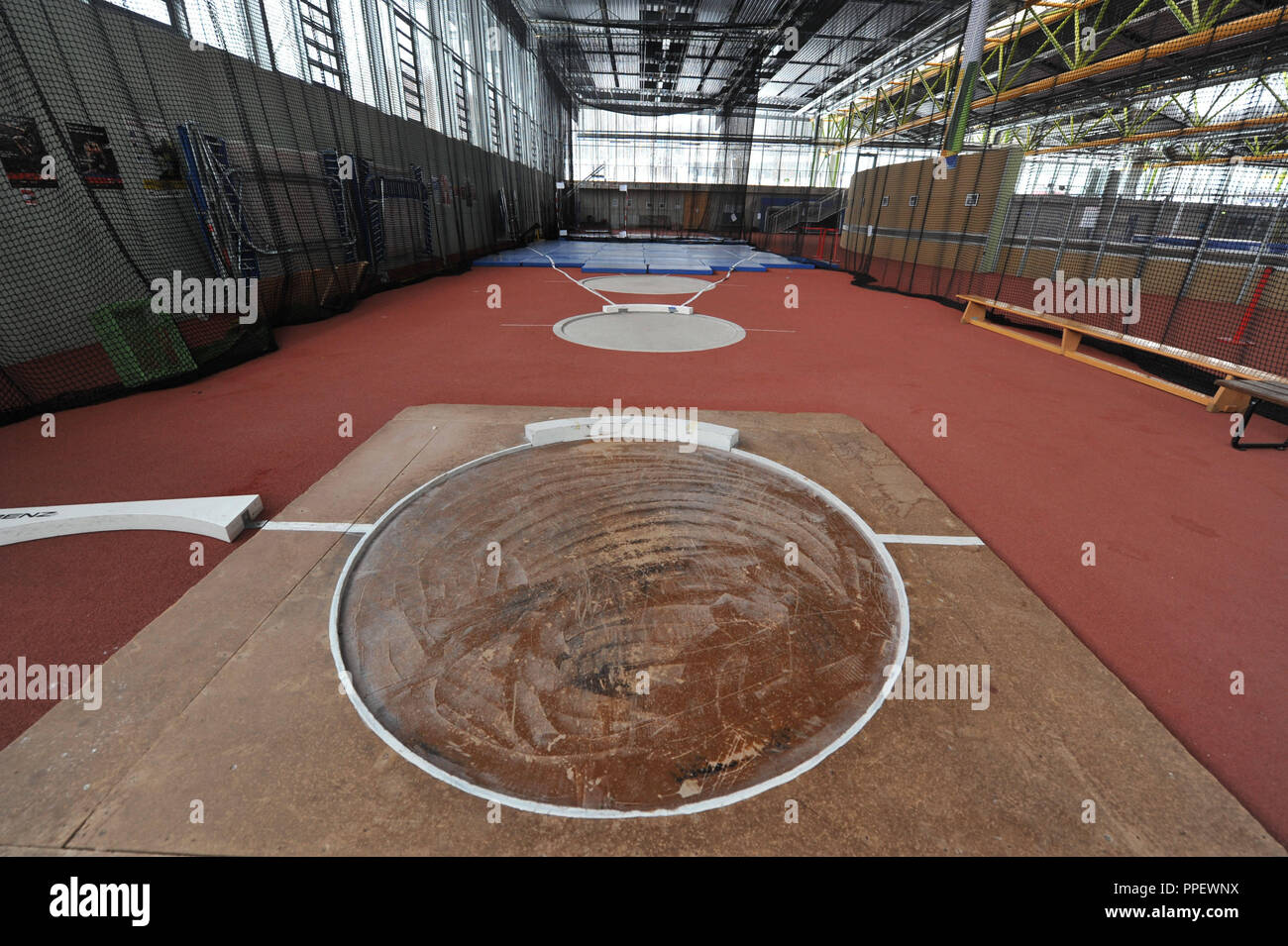 Throwing circle in the Werner-von-Linde-Halle in the Olympiapark in ...