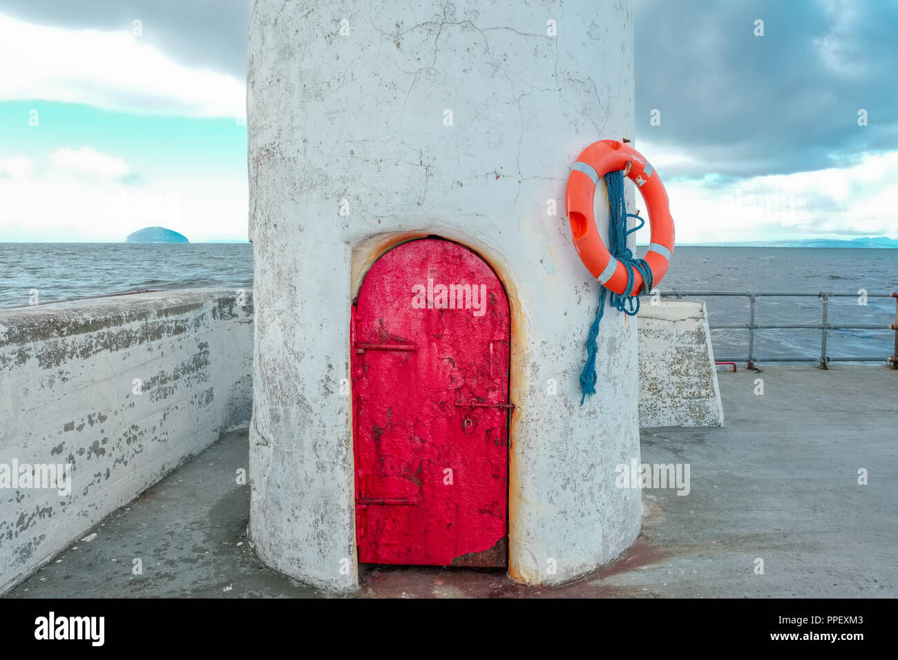 Mooring pier rusted wall hi-res stock photography and images - Alamy