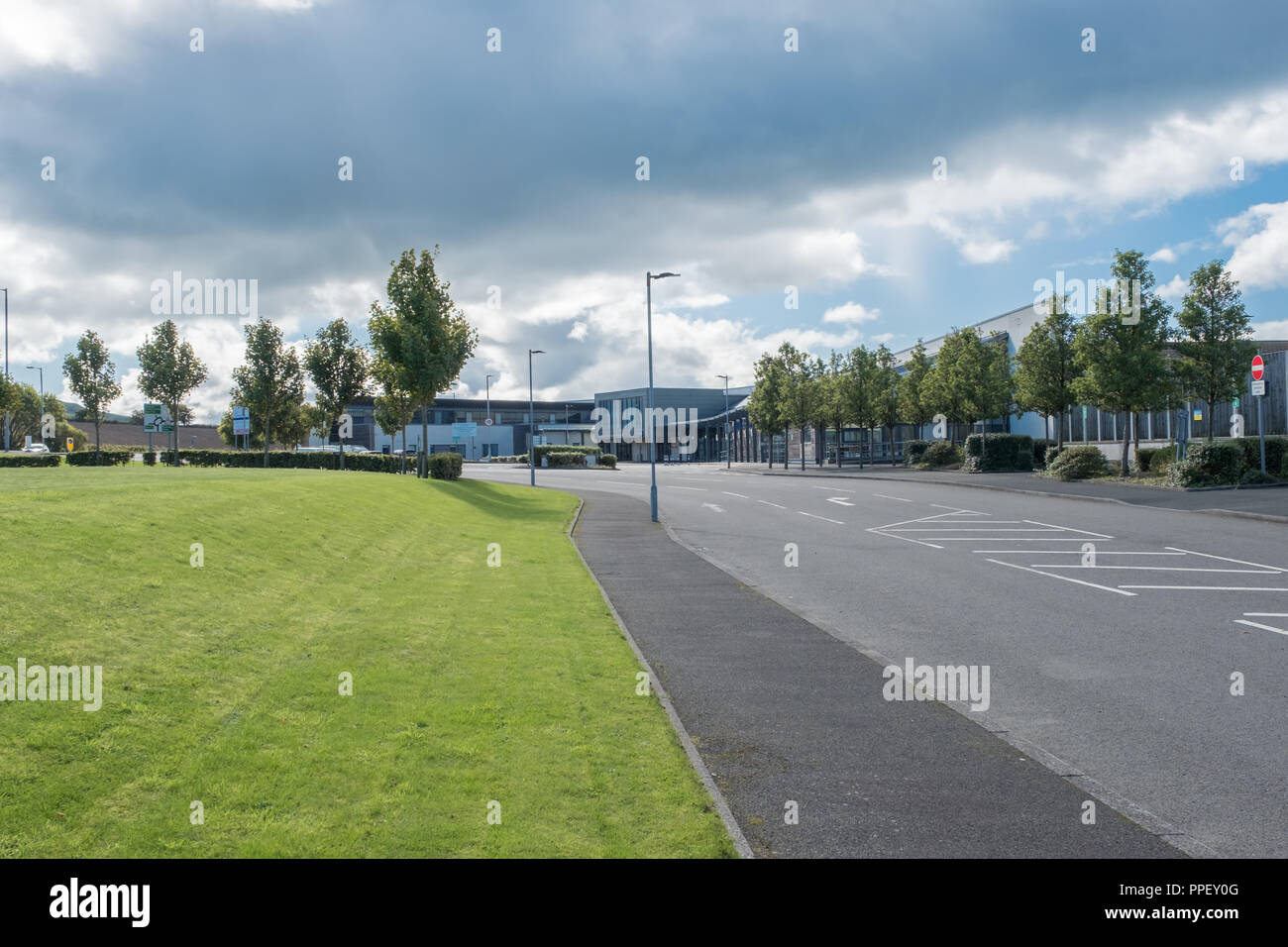 Community hospital uk exterior hi-res stock photography and images - Alamy