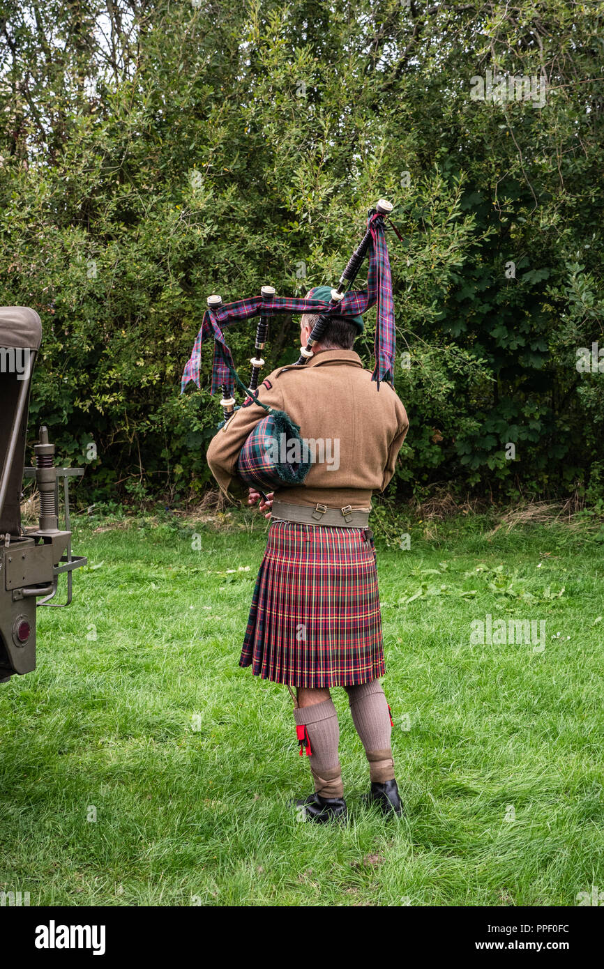 Bagpipe Uniform High Resolution Stock Photography and Images - Alamy