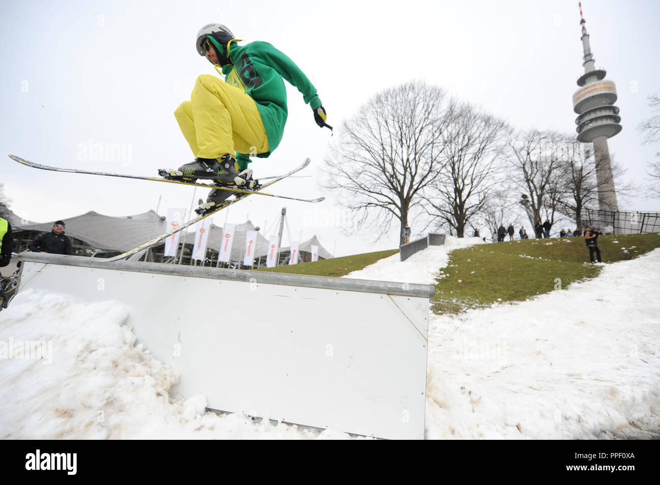 Spectacular jumps at the Olympiasee during the freeskiing event "Kids ...