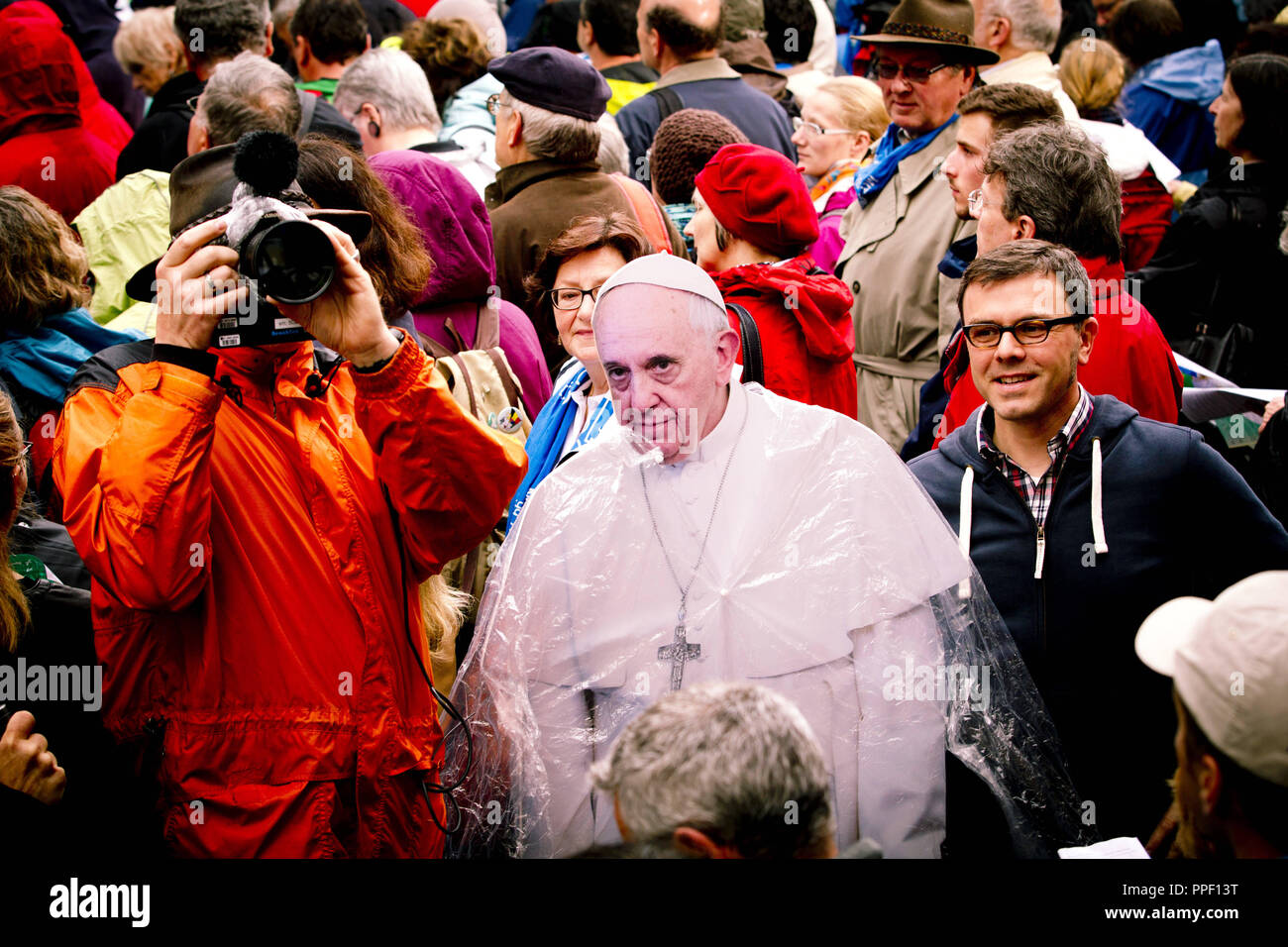 Cardboard cut out figure hi-res stock photography and images - Alamy