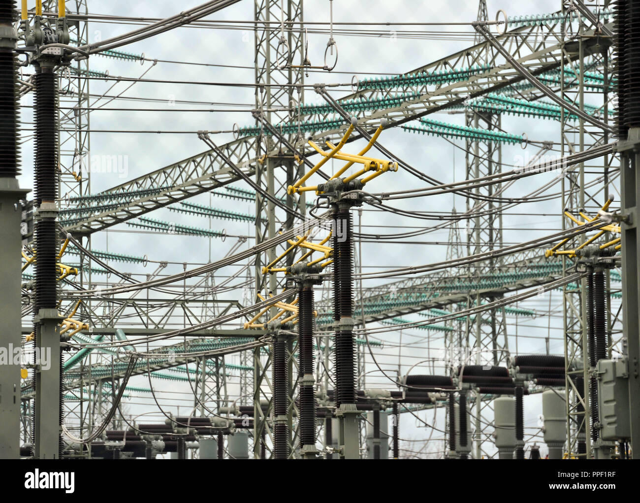 Electrical substation hi-res stock photography and images - Alamy