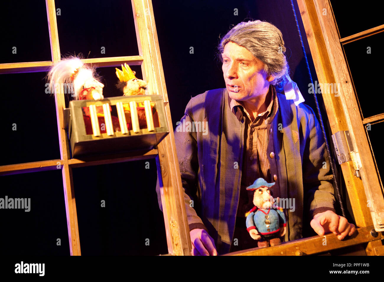 Puppeteer Alexander Baginski as Gulliver during a performance with his ...