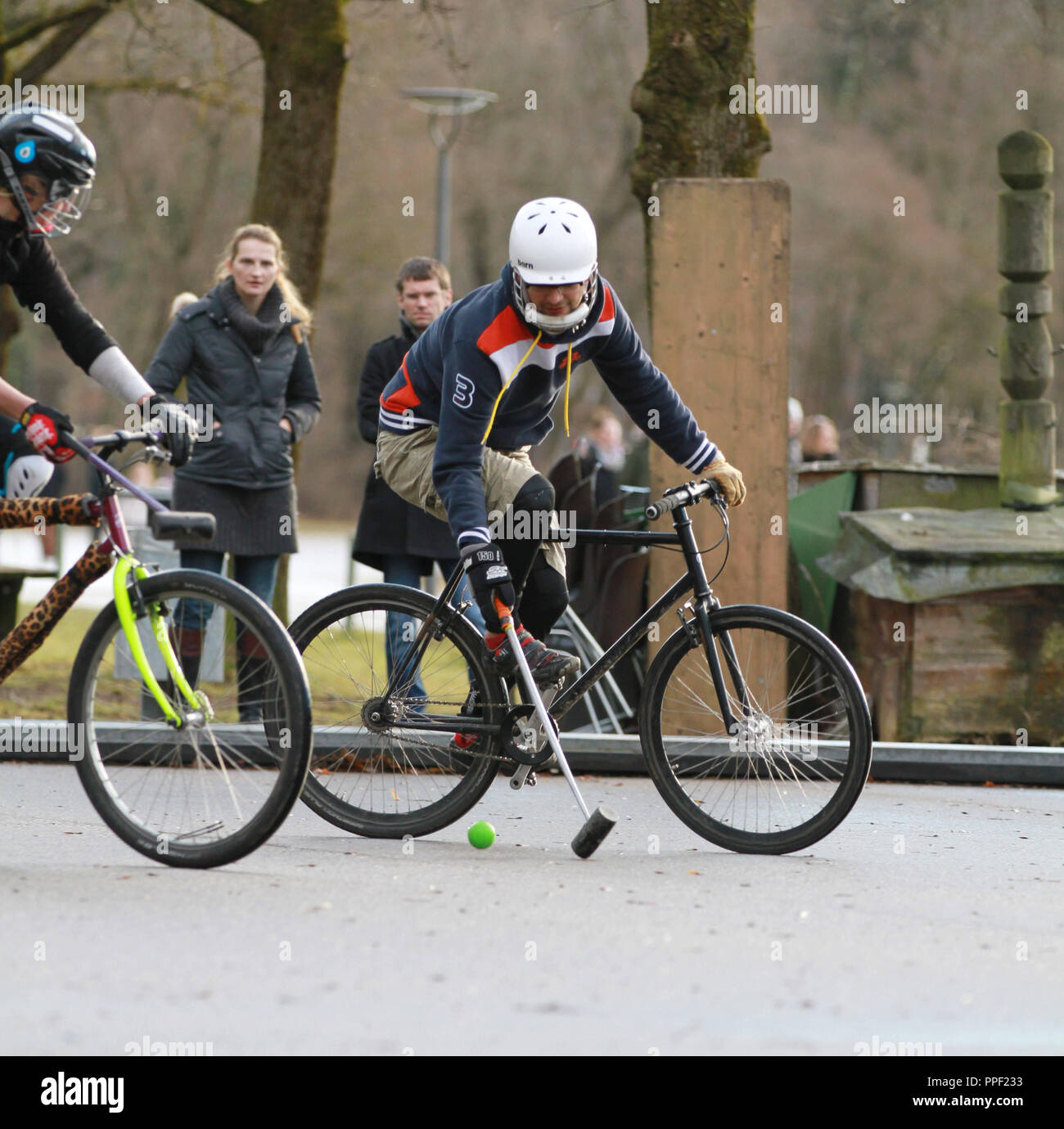 Bike polo players hi-res stock photography and images - Alamy