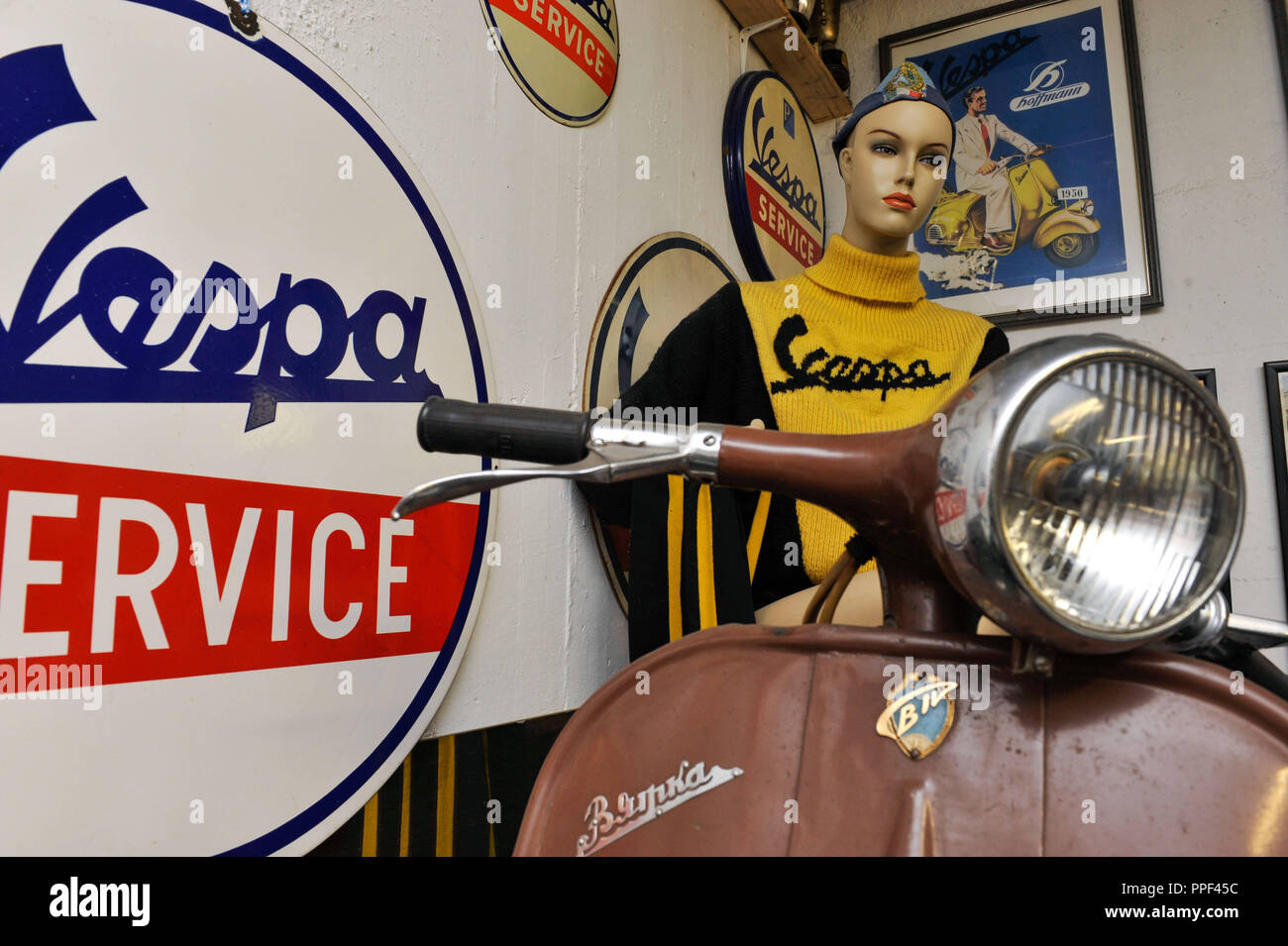 The Vespa collector and expert Robin Davy has set up a private Vespa ...