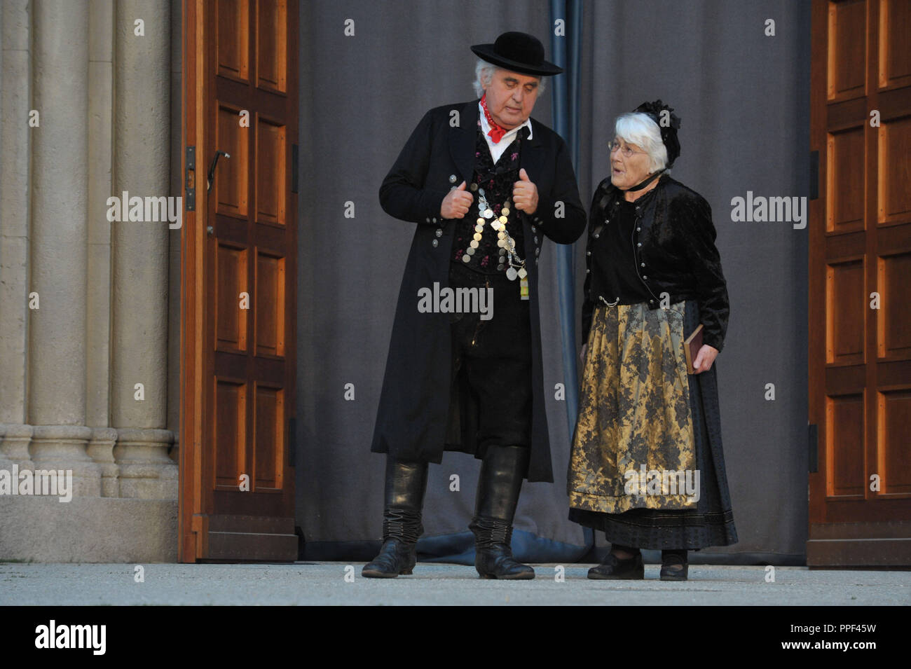 Premiere of the play "Jedermann" in Bavarian language at the Open Air ...