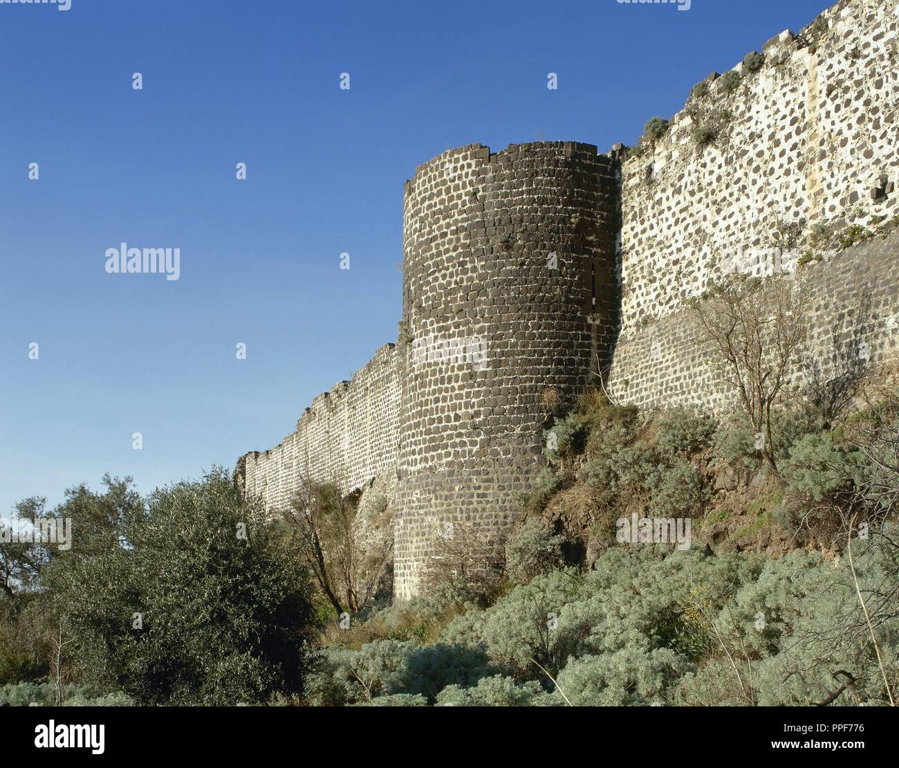 Fortress fortification wall castle bastion rampart strength defence ...