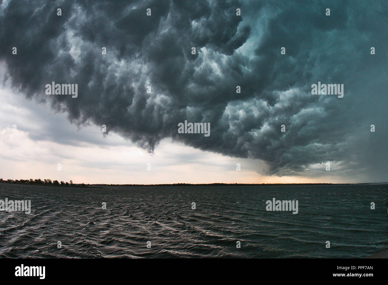 Violent Storm Stock Photos & Violent Storm Stock Images - Alamy