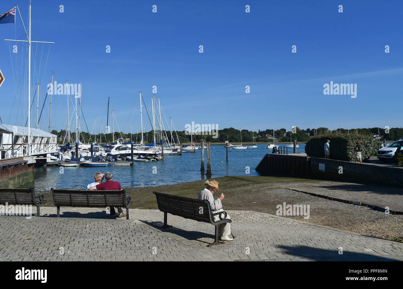 Hamble village hampshire england hi-res stock photography and images ...