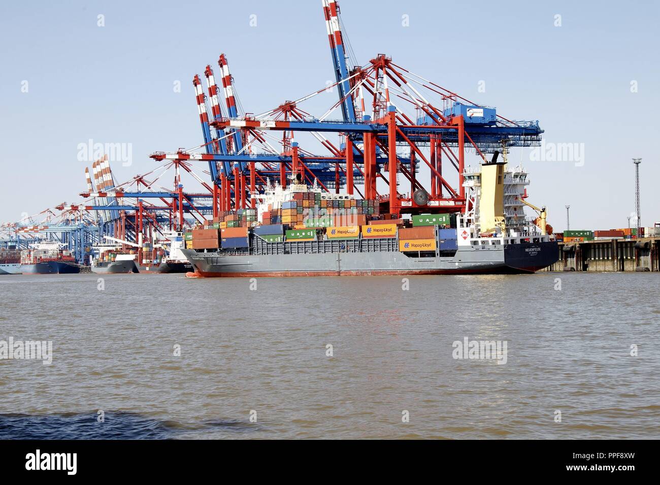 The container terminal in Bremerhaven offers the best conditions for ...