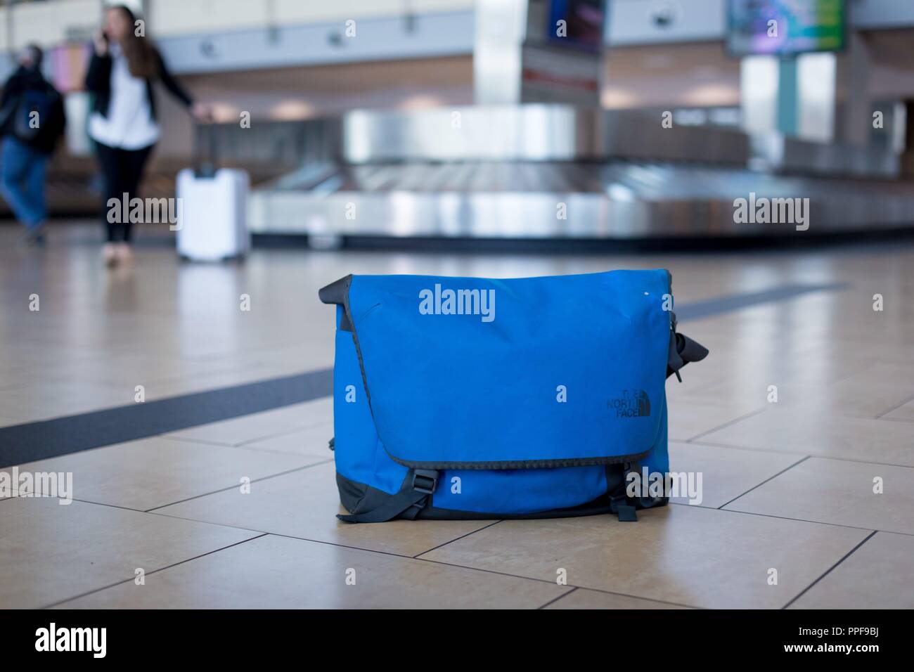Unattended bag at the baggage claim area at San Diego International ...