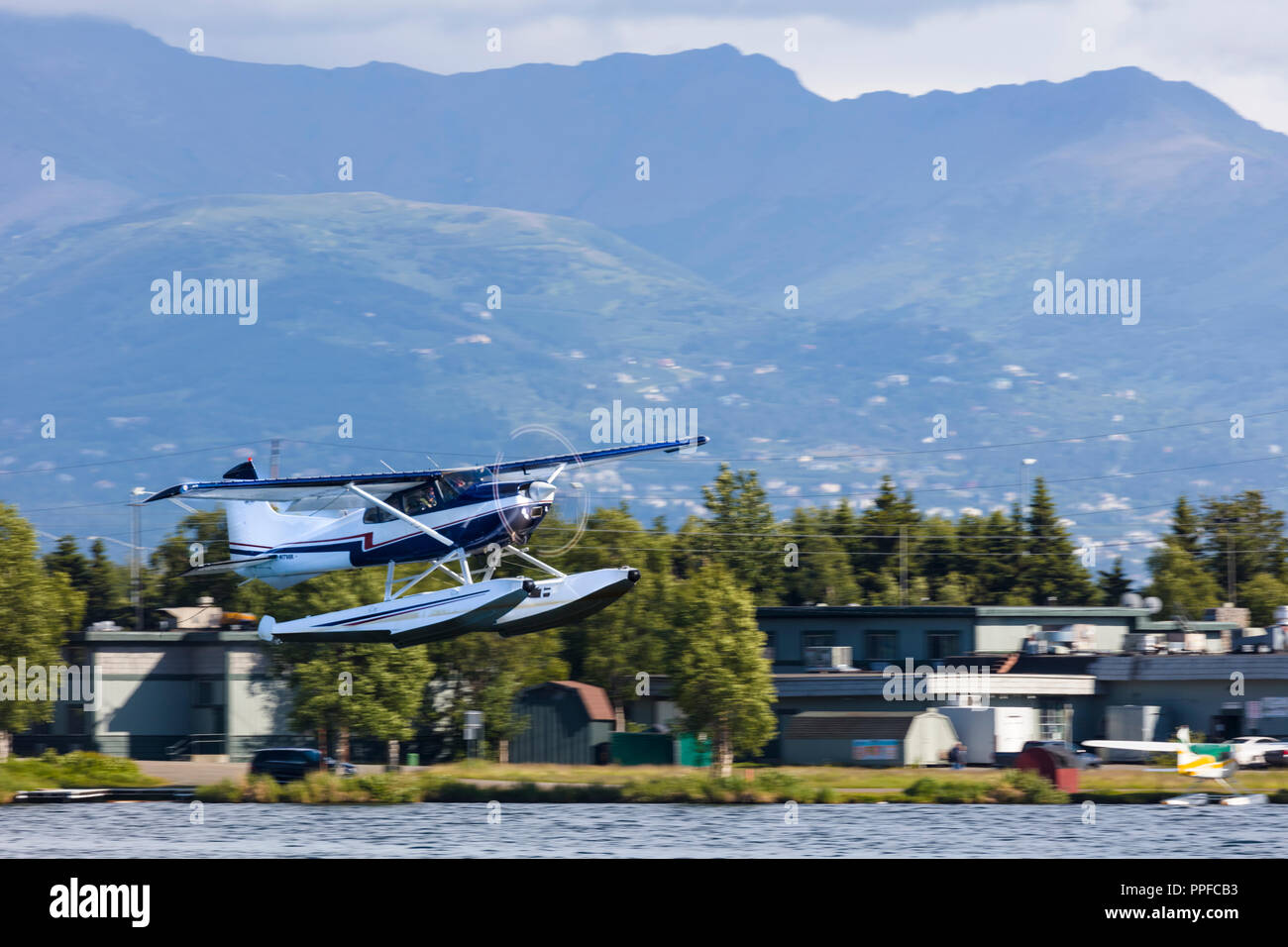 Seaplane or floatplane at Lake Hood Seaplane Base the world's busiest ...