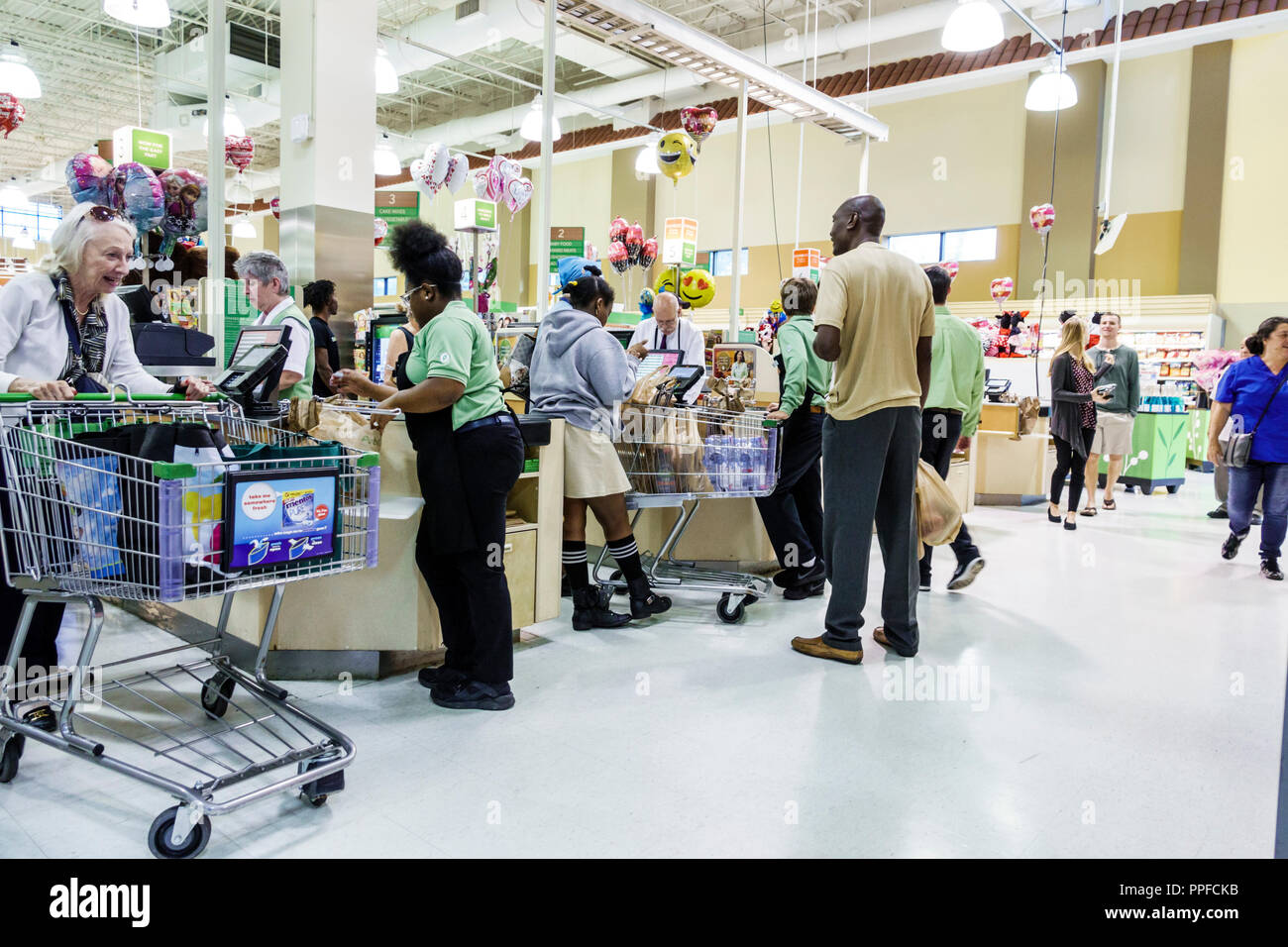 Publix supermarket employees High Resolution Stock Photography and ...