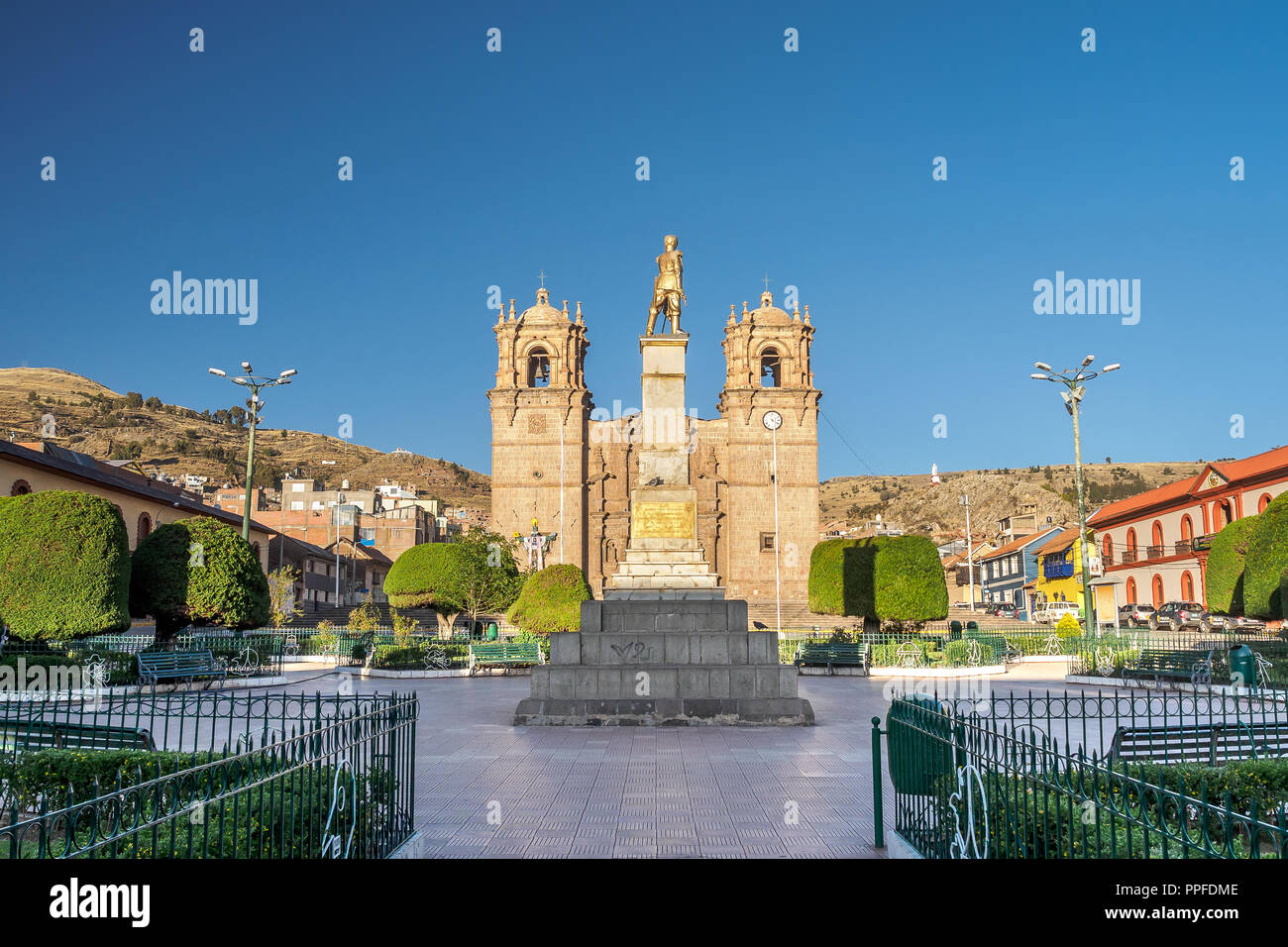 Catedral de puno hi-res stock photography and images - Alamy
