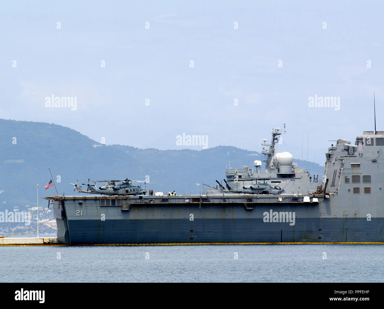 Uss new york lpd 21 hi-res stock photography and images - Alamy