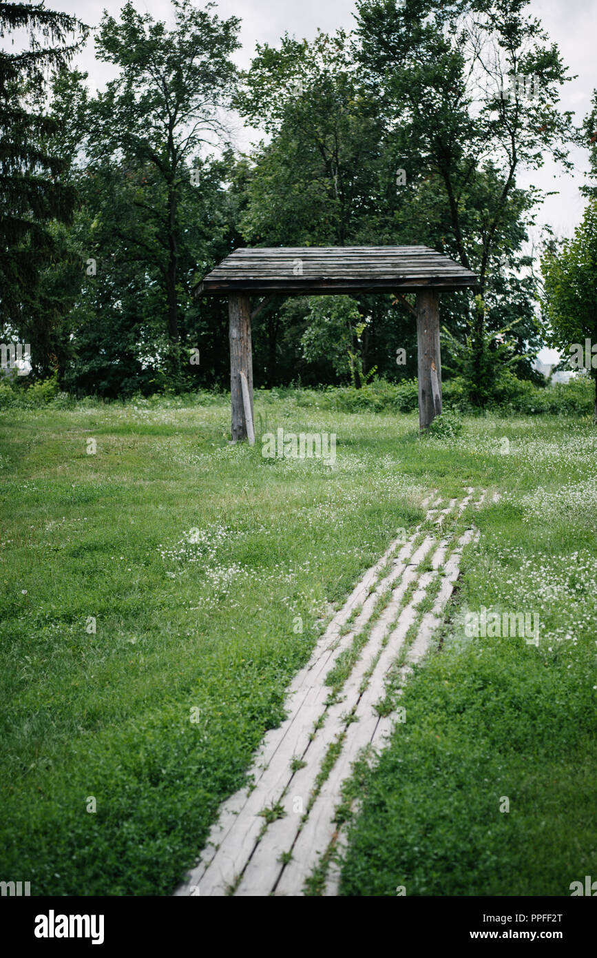 Gate made of planks hi-res stock photography and images - Alamy