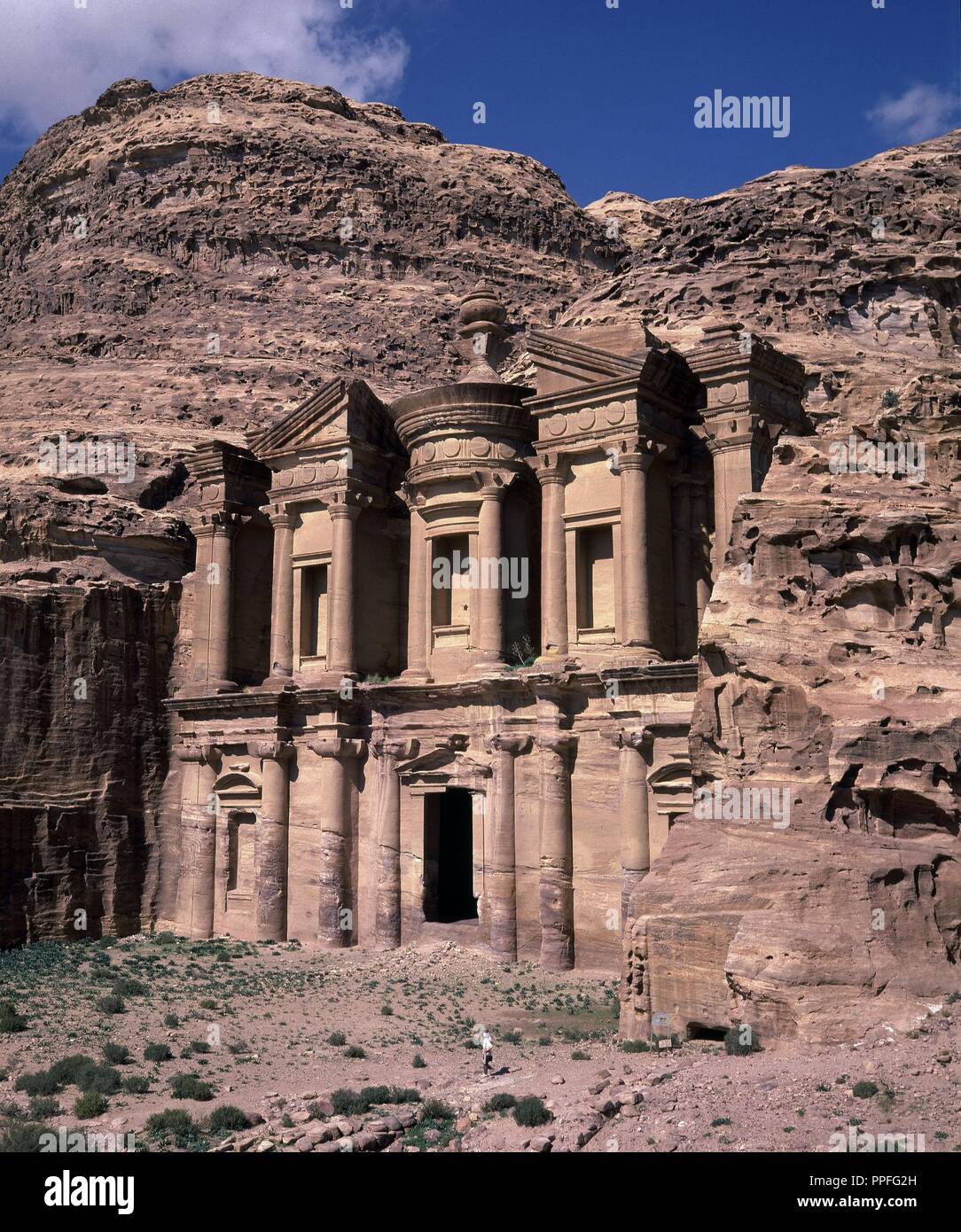 FACHADA DEL TEMPLO ED-DEIR O MONASTERIO - SIGLO III AC. Location ...
