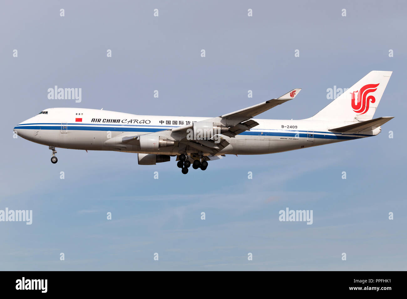 Boeing 747 400f hi-res stock photography and images - Alamy