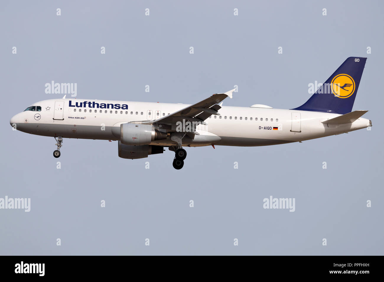 German Lufthansa Airbus A320-200 (old livery) with registration D-AIQD ...