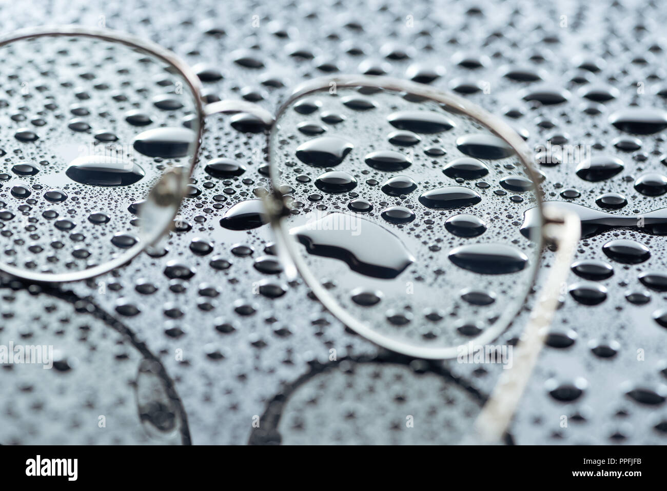 Ophthalmic drops hi-res stock photography and images - Alamy