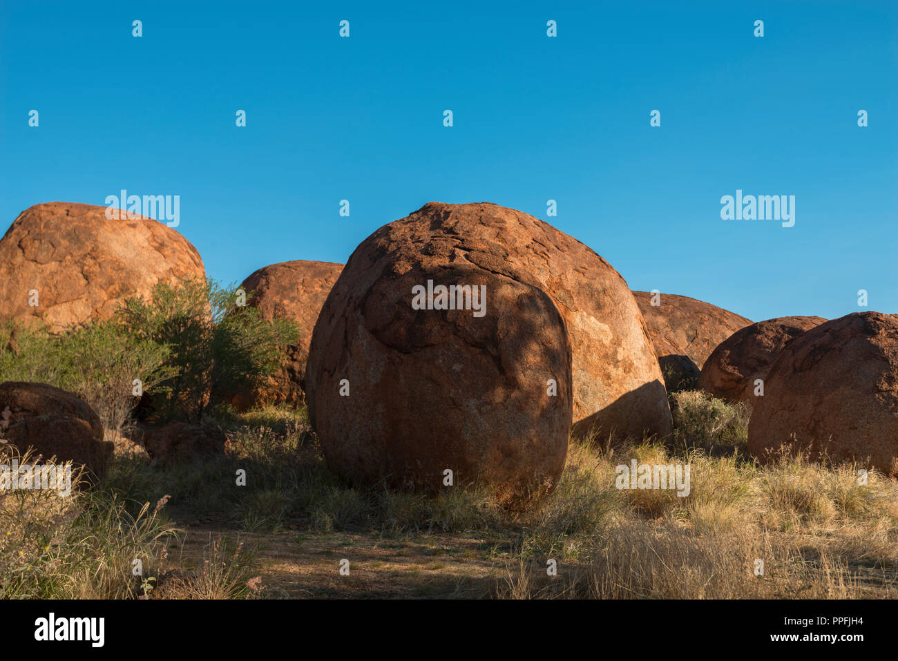 Sunset at the Devil’s Marbles near Tennant Creek., Australia, Northern ...