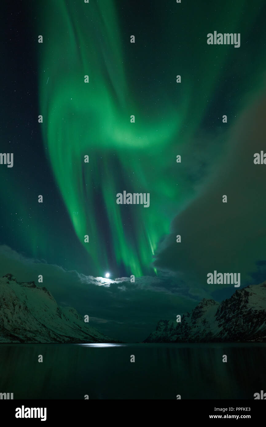 Norwegian full moon hi-res stock photography and images - Alamy