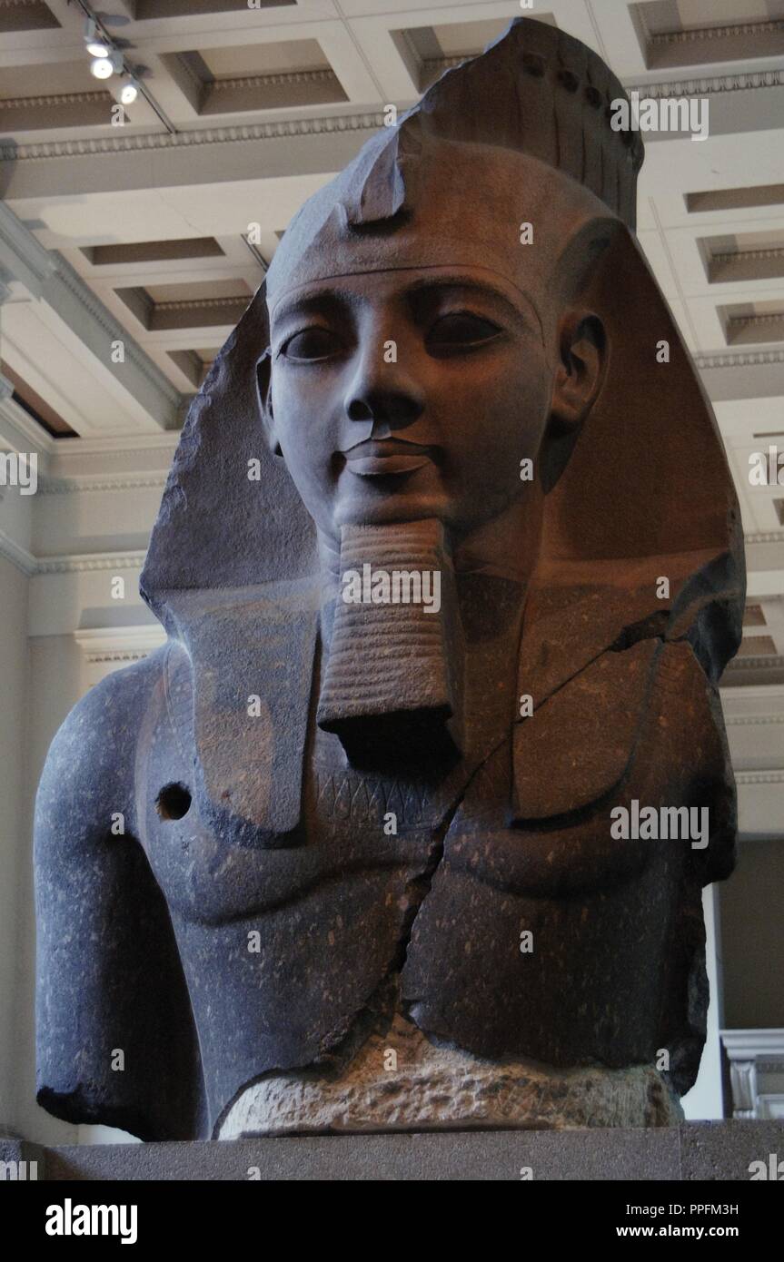 Statue of ramesses ii hi-res stock photography and images - Alamy