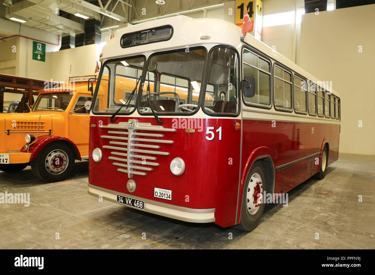 Man antique bus hi-res stock photography and images - Alamy